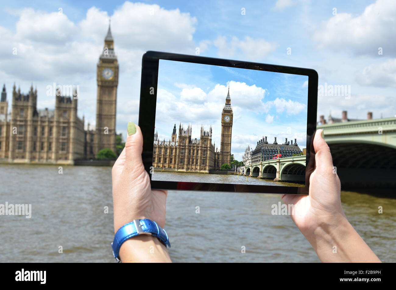 Big ben on screen tablet hi-res stock photography and images - Alamy