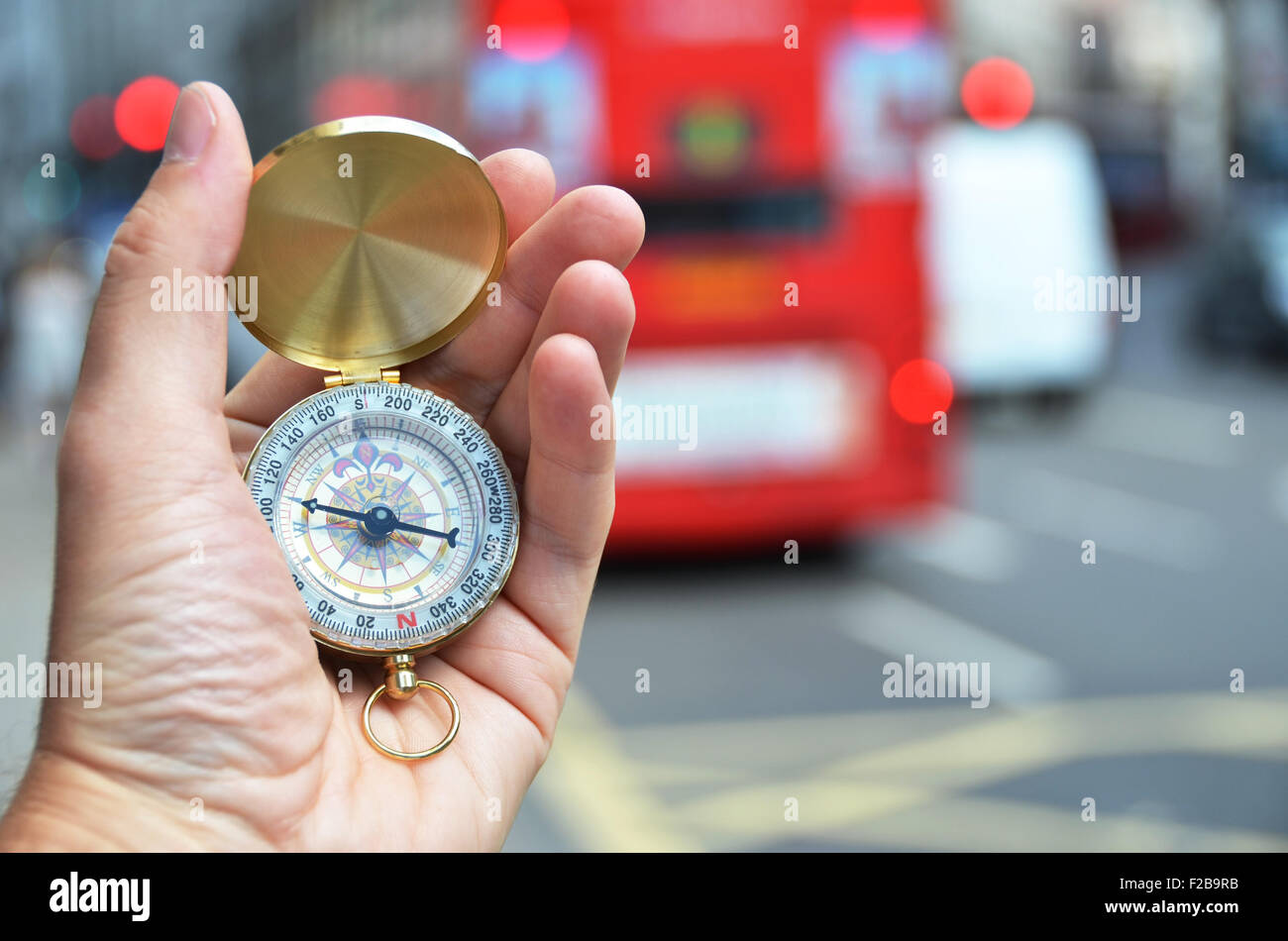 Old map london compass hi-res stock photography and images - Alamy