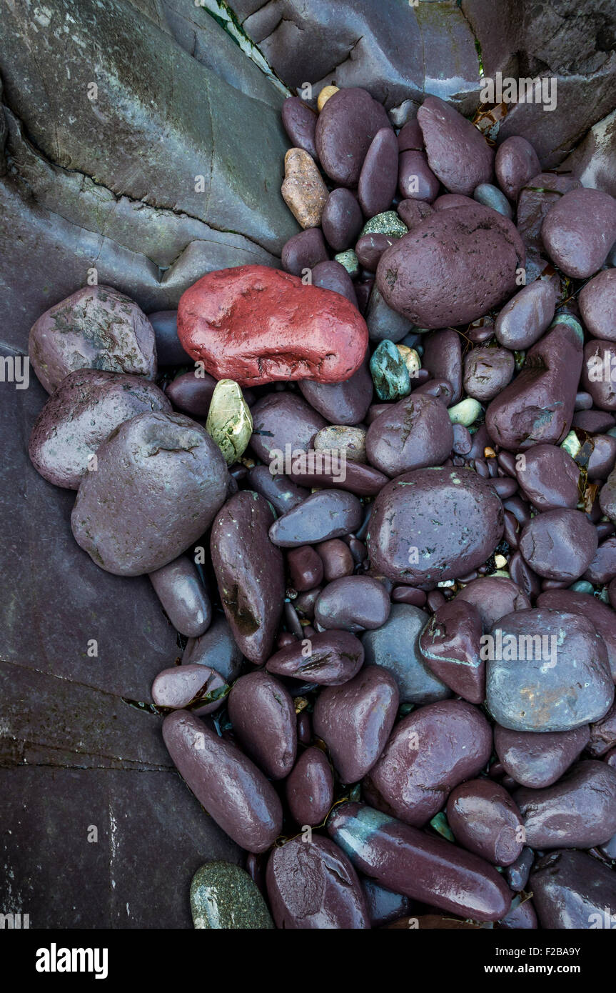 Shiny pebbles hi-res stock photography and images - Alamy