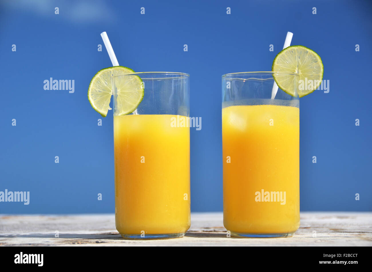 Two glasses of juice hi-res stock photography and images - Alamy