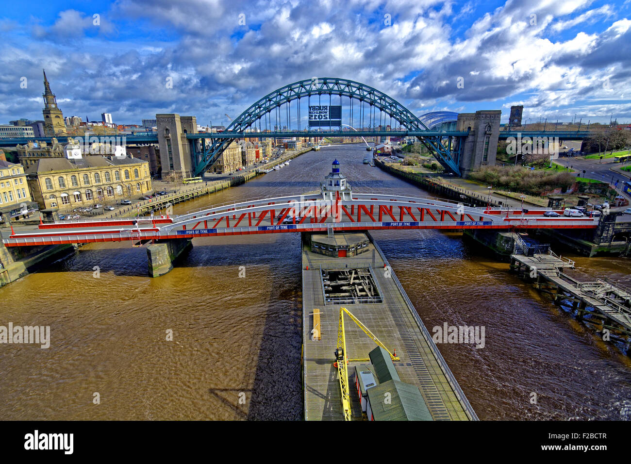 Newcastle, Tyne, river Tyne, blue sky, fluffy cumulus clouds, Swing ...