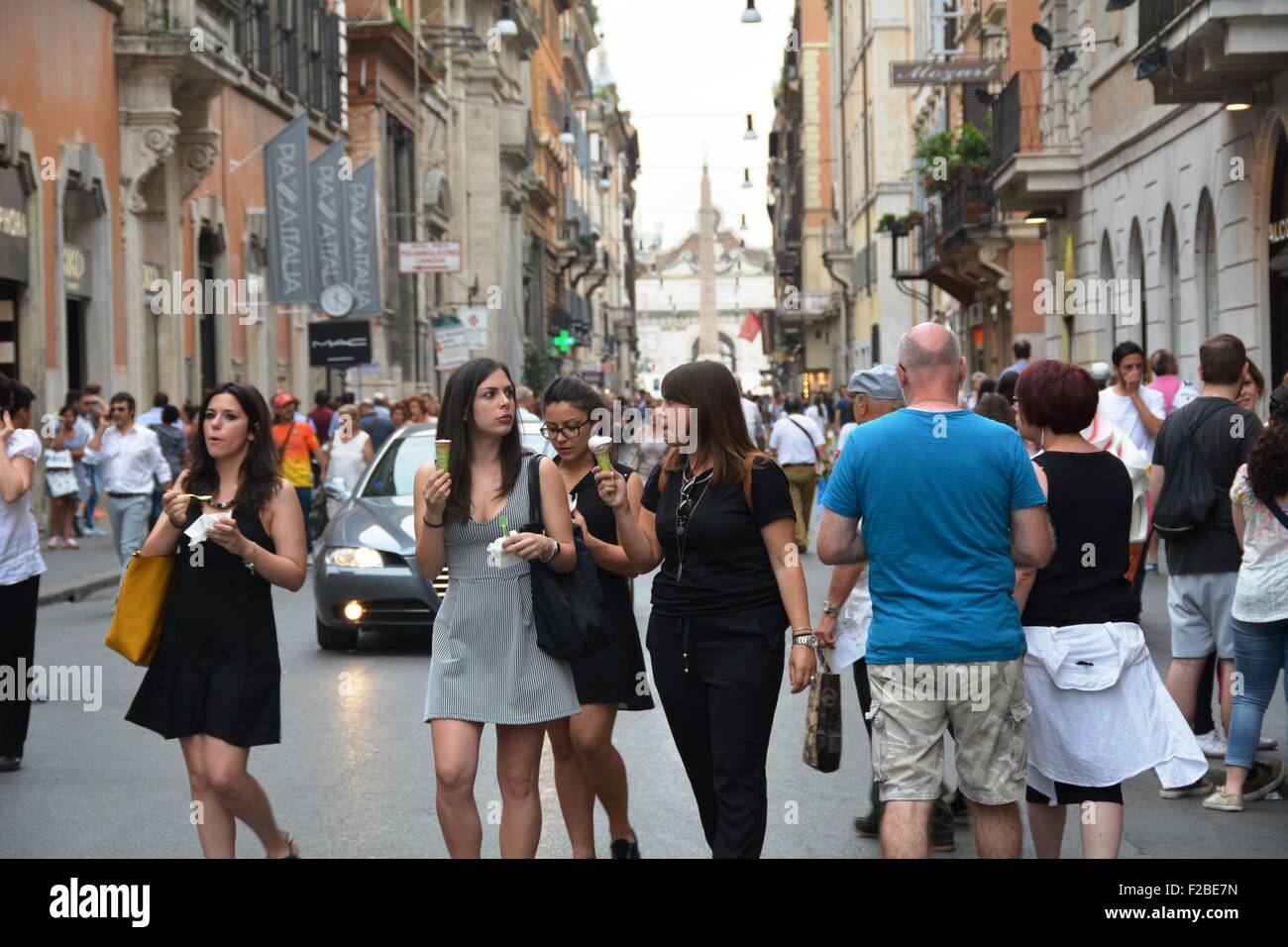 Via del corso street hi-res stock photography and images - Alamy