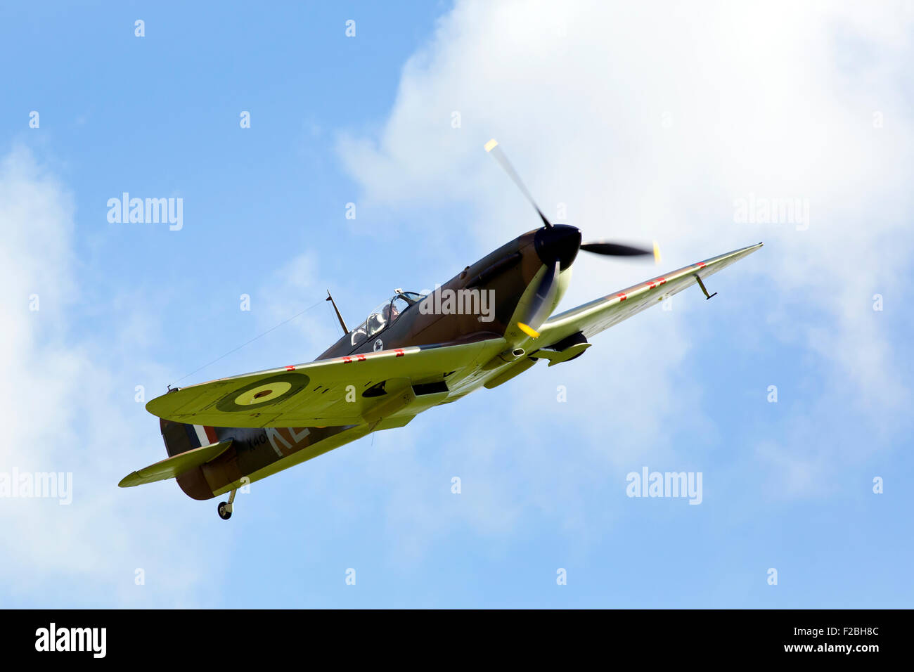 Two spitfires flying together hi-res stock photography and images - Alamy