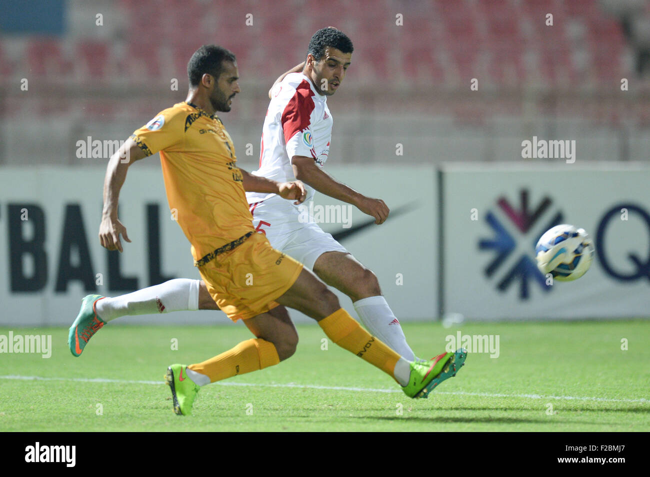 Kuwait City, Kuwait. 15th Sep, 2015. Ezzeddin Alawad (R) of Syria's Al ...