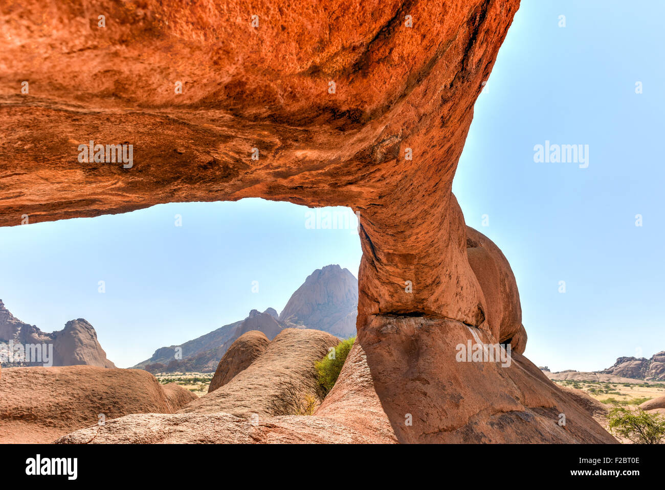 Landscape with massive granite arch in Spitzkoppe in the Namib desert ...