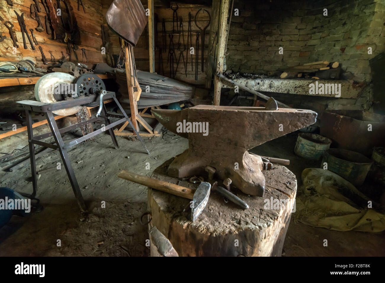 Blacksmith smithy hi-res stock photography and images - Alamy