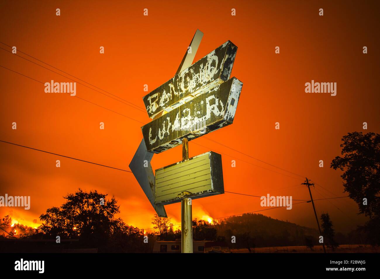 Middletown, CA, USA. 13th Sep, 2015. The Valley Fire burns off Highway ...