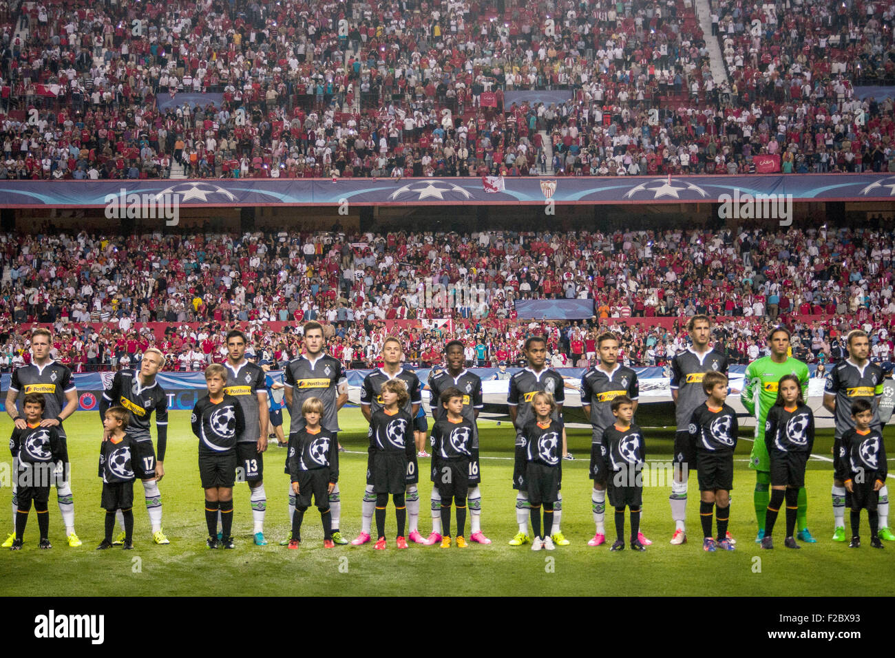 Sevilla, Spain. 15th Sep, 2015. Line up of Moenchengladbach before the ...