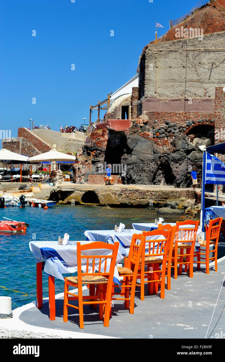 Santorini restaurant hi-res stock photography and images - Alamy