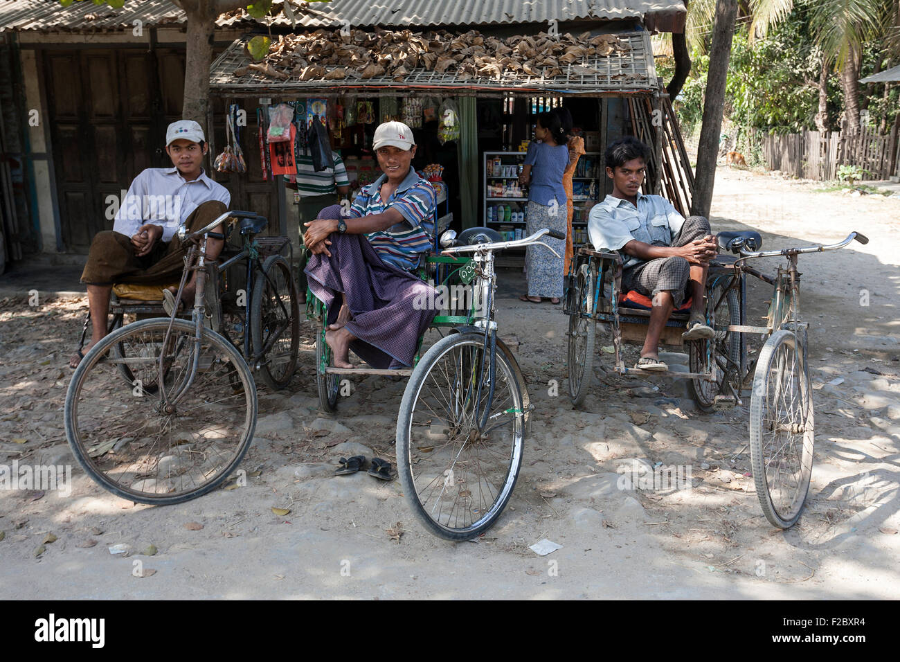 Three rickshaws hi-res stock photography and images - Alamy