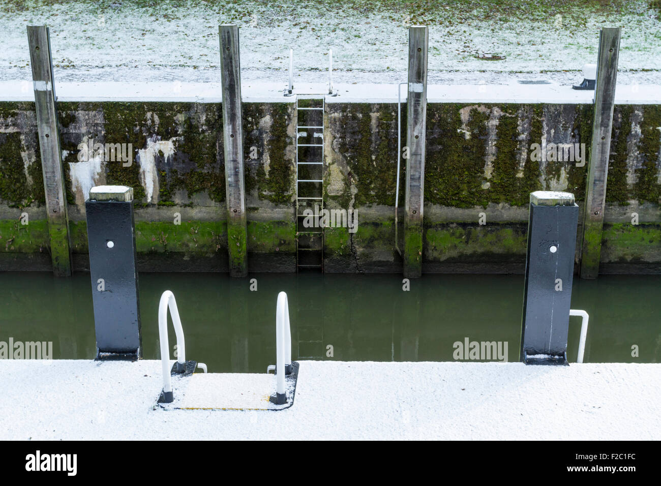 River lock locks hi-res stock photography and images - Alamy
