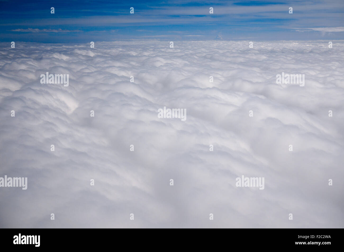 Above the clouds looking down hi-res stock photography and images - Alamy