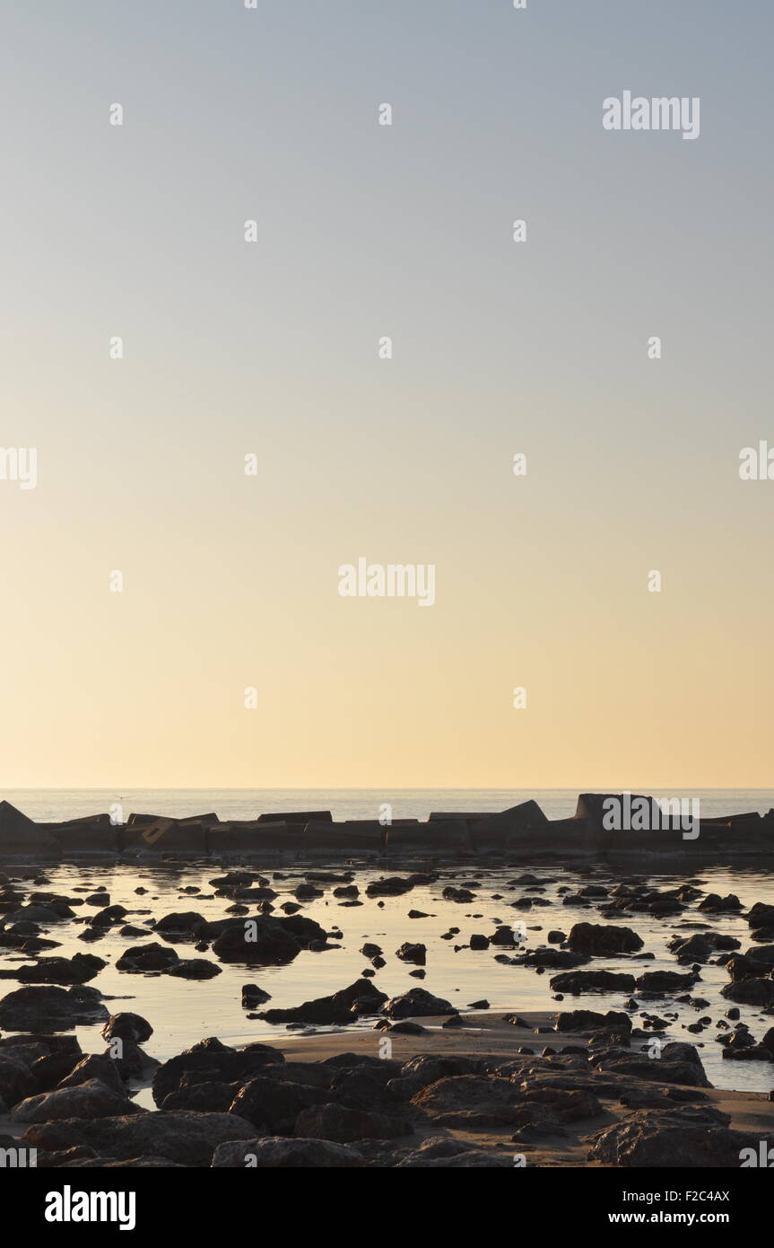 Breaker rocks hi-res stock photography and images - Alamy