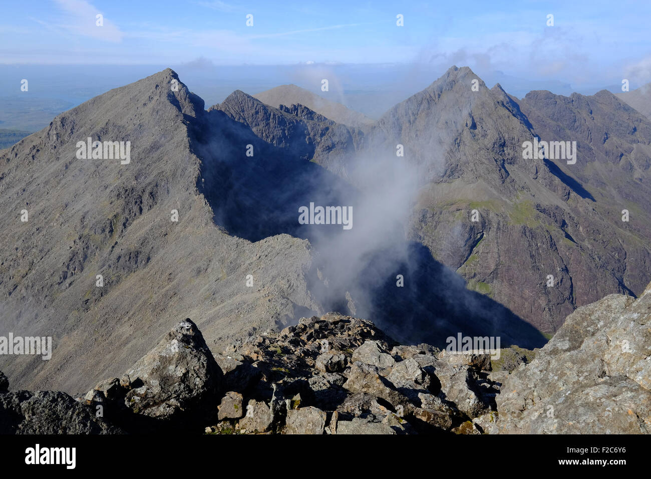 Looking North on the Skye Ridge from Sgurr Dearg towards Sgurr na ...