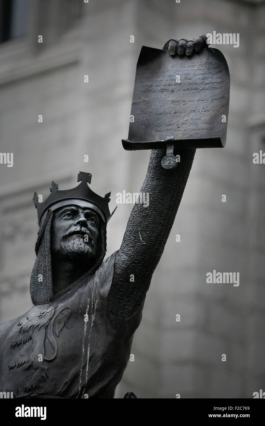 Scotland: Referendum Statue of Robert the Bruce in Aberdeen Stock Photo ...