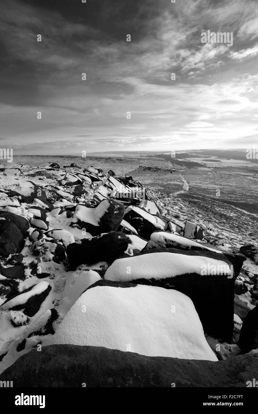 Derbyshire hills winter snow Black and White Stock Photos & Images - Alamy