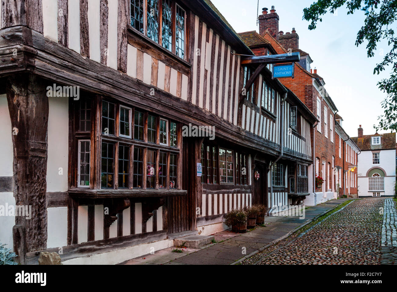 Church square rye houses hi-res stock photography and images - Alamy