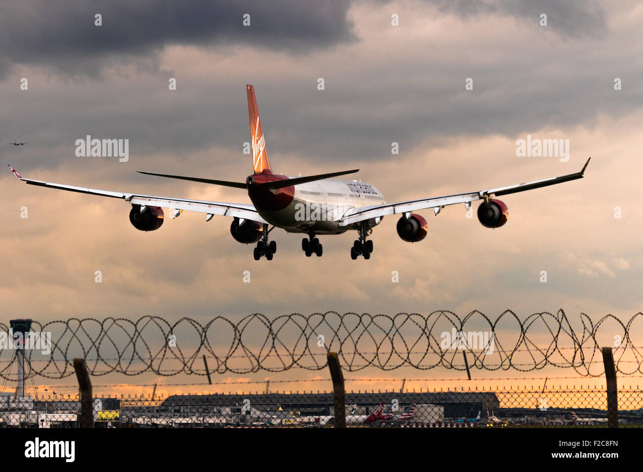 Atc Control Tower Lhr Heathrow Stock Photos & Atc Control Tower Lhr ...