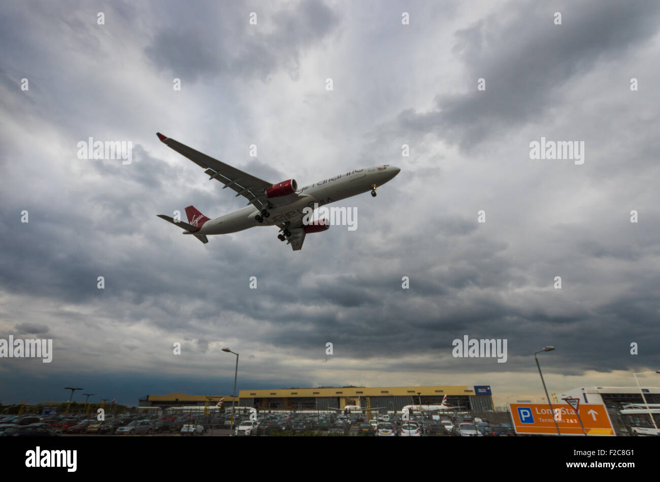 A Virgin Atlantic Airbus A330 on final approach at London's Heathrow ...