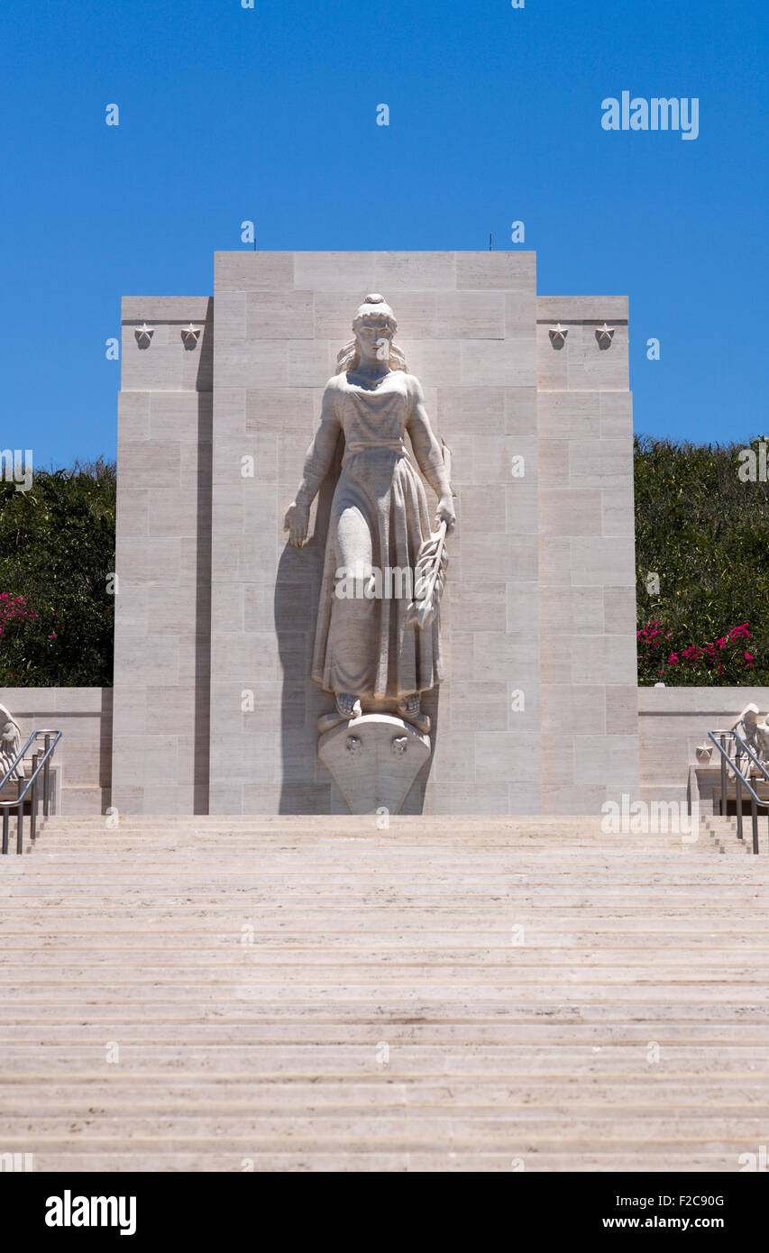 Honolulu, Hawaii, USA. 29th May, 2015. The Lady Columbia statue ...