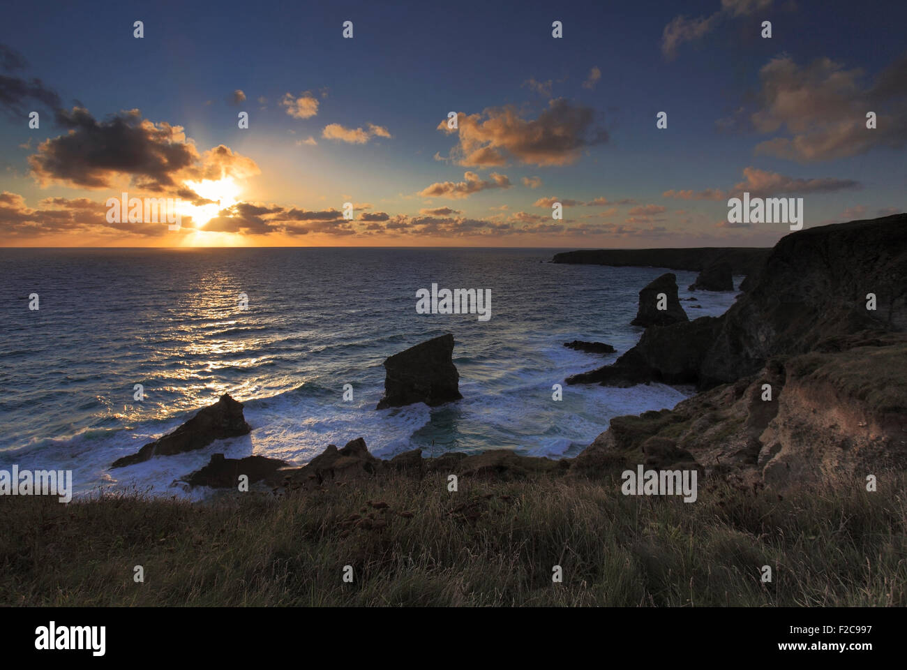 Coastal sea stacks hi-res stock photography and images - Alamy