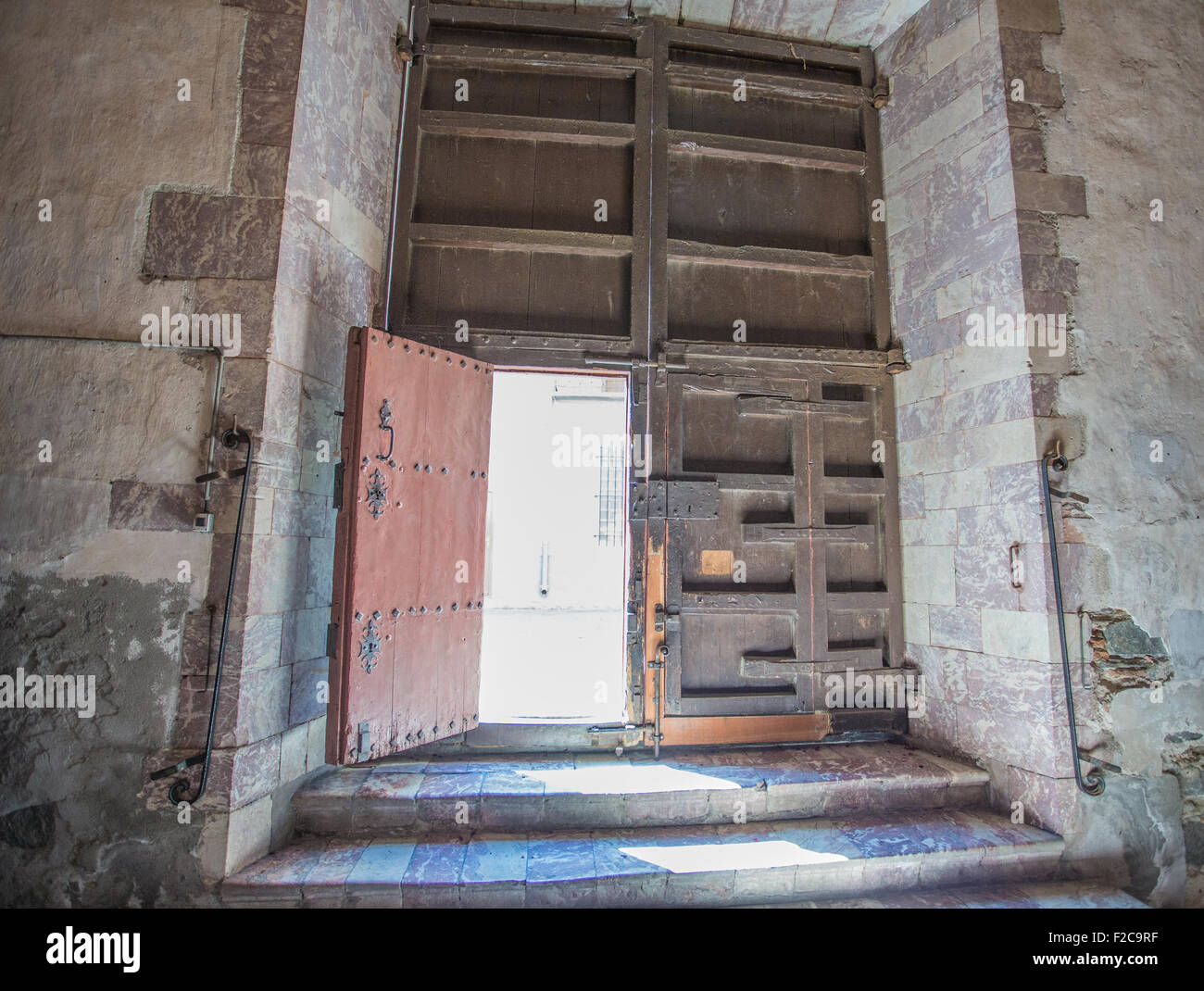Church gates hi-res stock photography and images - Alamy