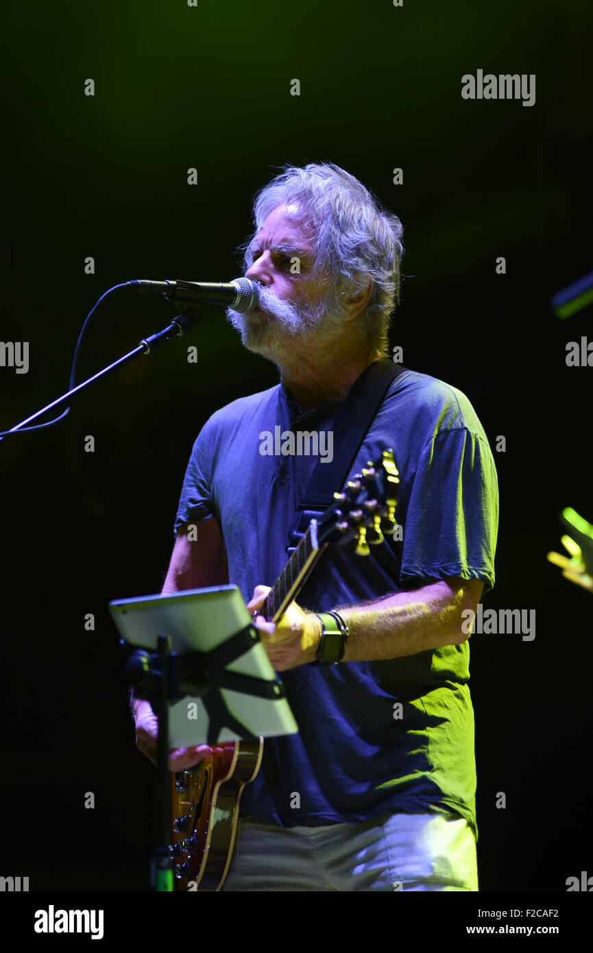 Bob weir 2015 hi-res stock photography and images - Alamy