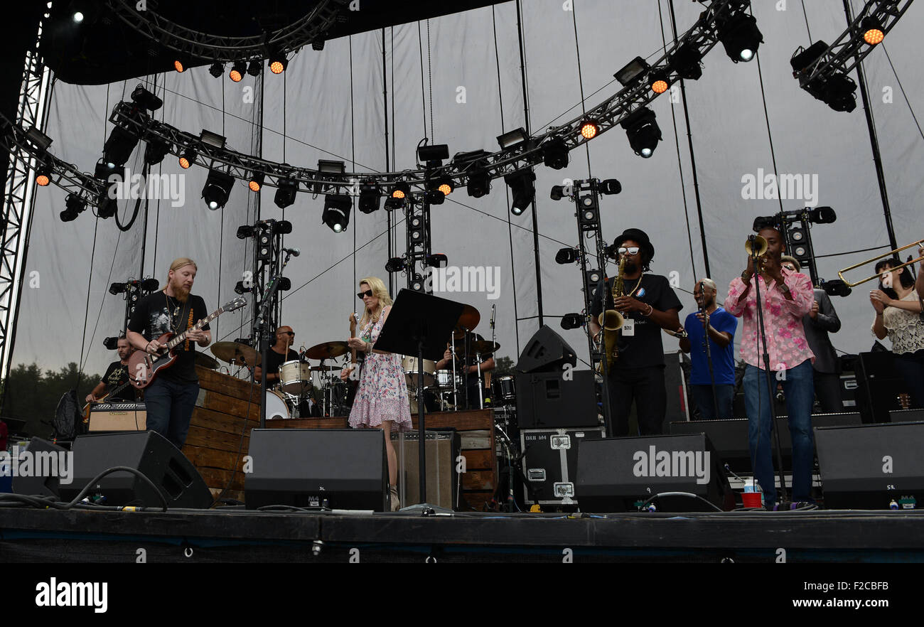 Arrington, VIRGINIA, USA. 12th Sep, 2015. DEREK TRUCKS and SUSAN ...