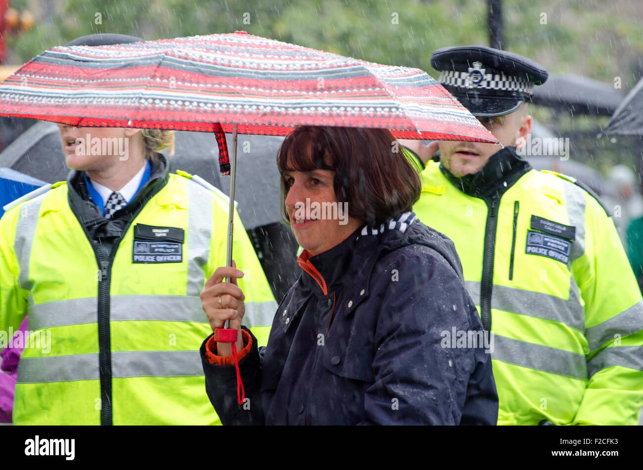 Parliament square weather rain hi-res stock photography and images - Alamy
