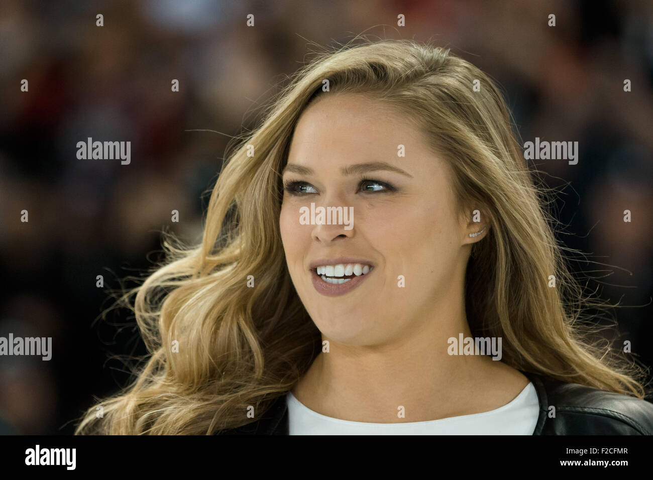Ronda rousey fight hi-res stock photography and images - Alamy