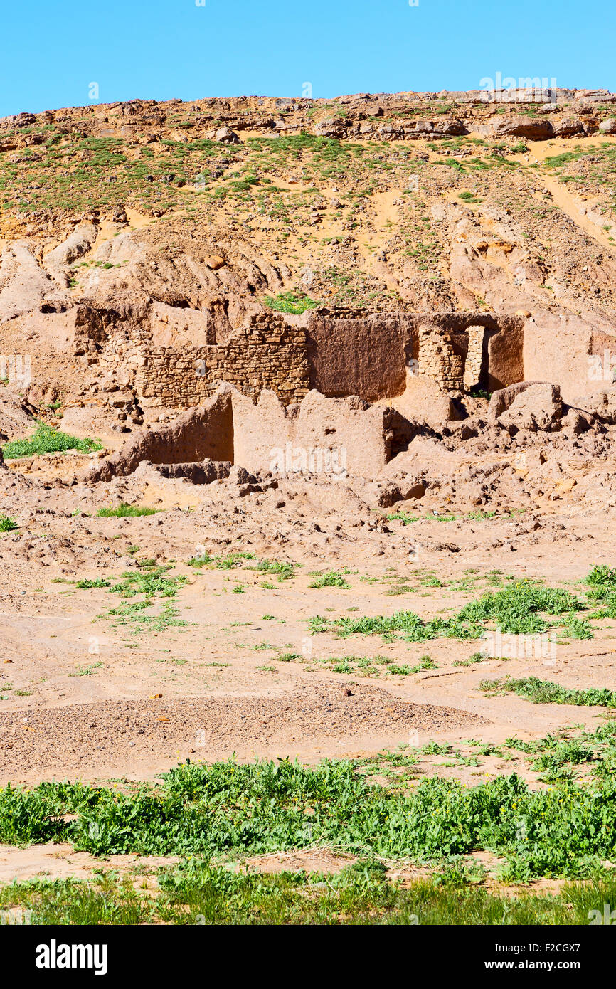 sahara africa in morocco the old contruction and historical village ...