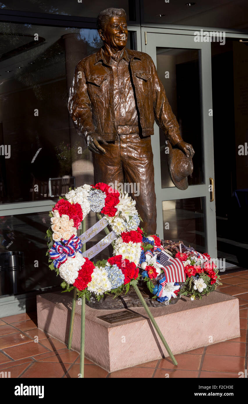 Ronald reagan library california statue hi-res stock photography and ...