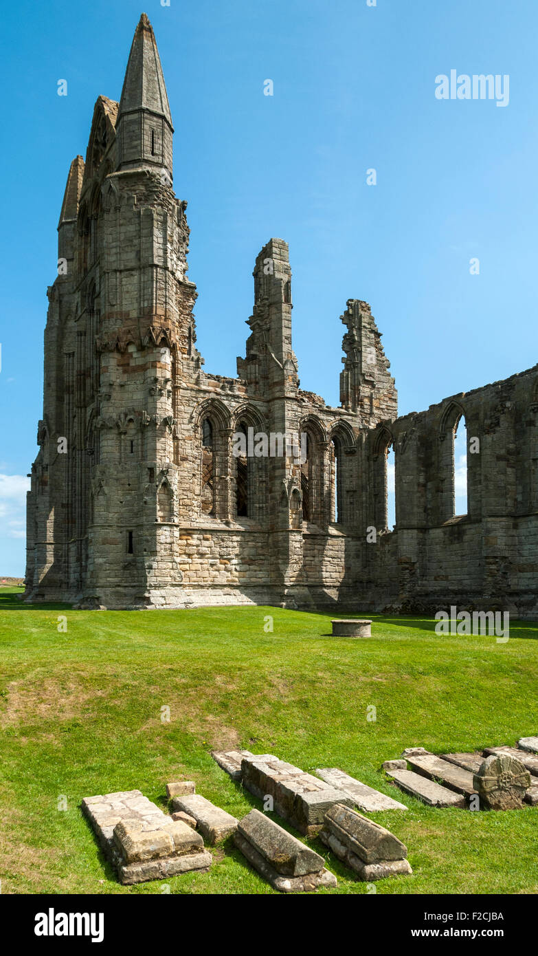 The remains of Whitby Abbey (13th century), Whitby, Yorkshire, England ...