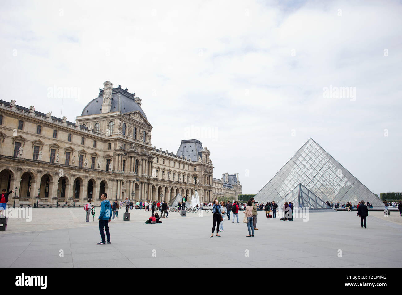 Outside the louvre hi-res stock photography and images - Alamy