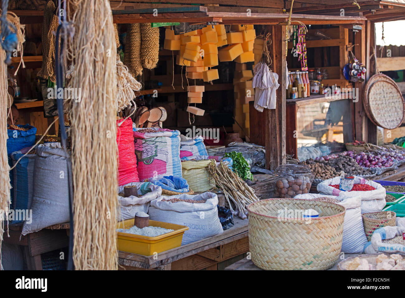 African market stall food hi-res stock photography and images - Alamy