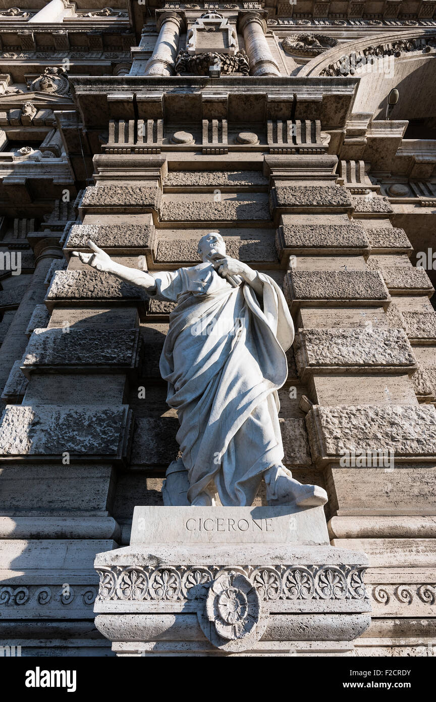 Palace of justice rome statue hi-res stock photography and images - Alamy