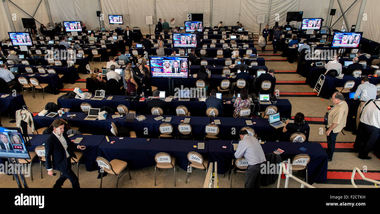 Media center debate hi-res stock photography and images - Alamy