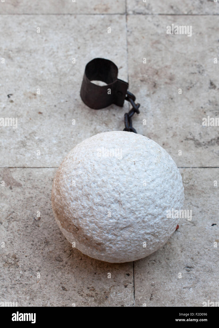 Photo of a prisoner ball and chain Stock Photo - Alamy