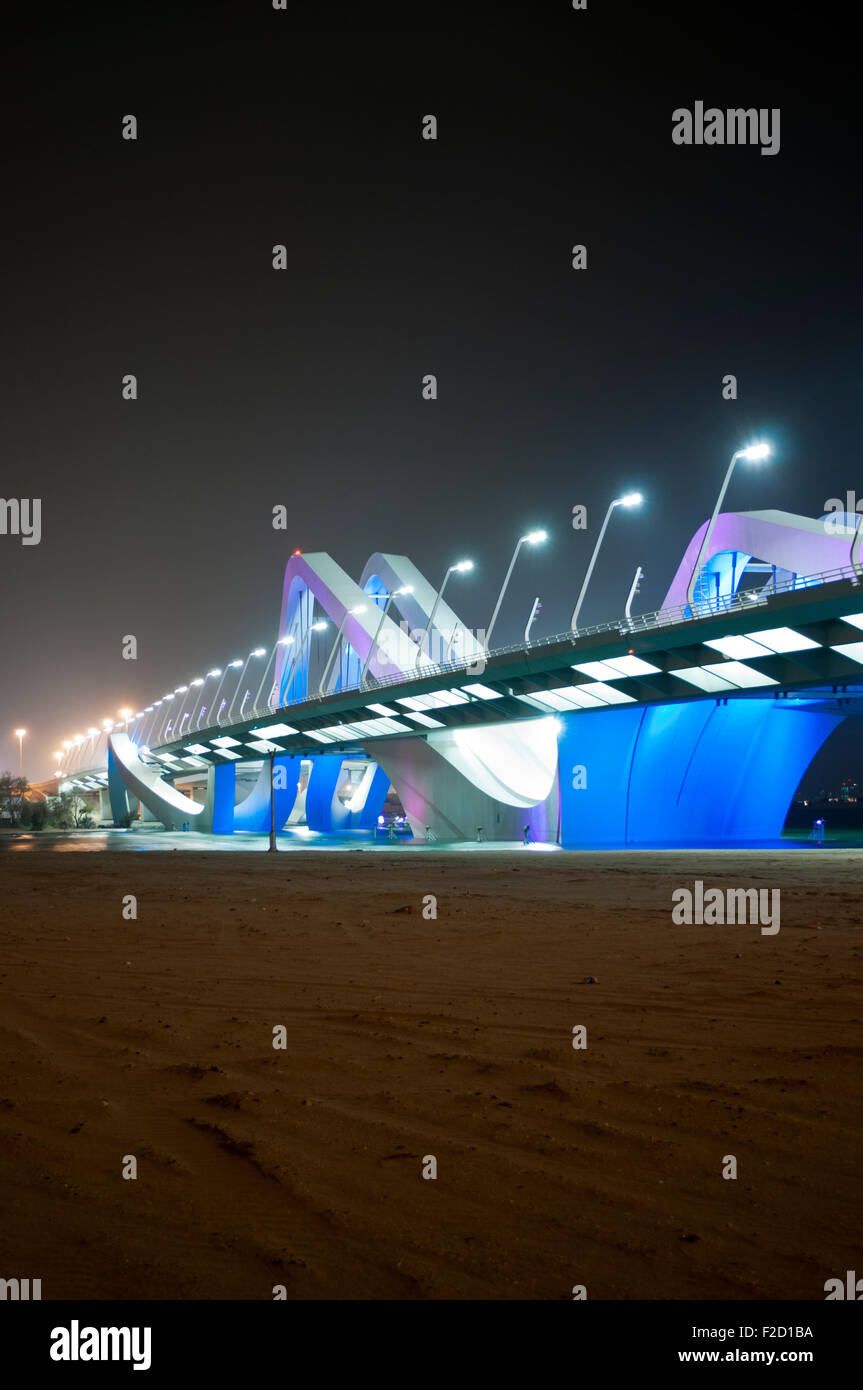 Main bridge in Abu Dhabi, Emirates at night Stock Photo - Alamy