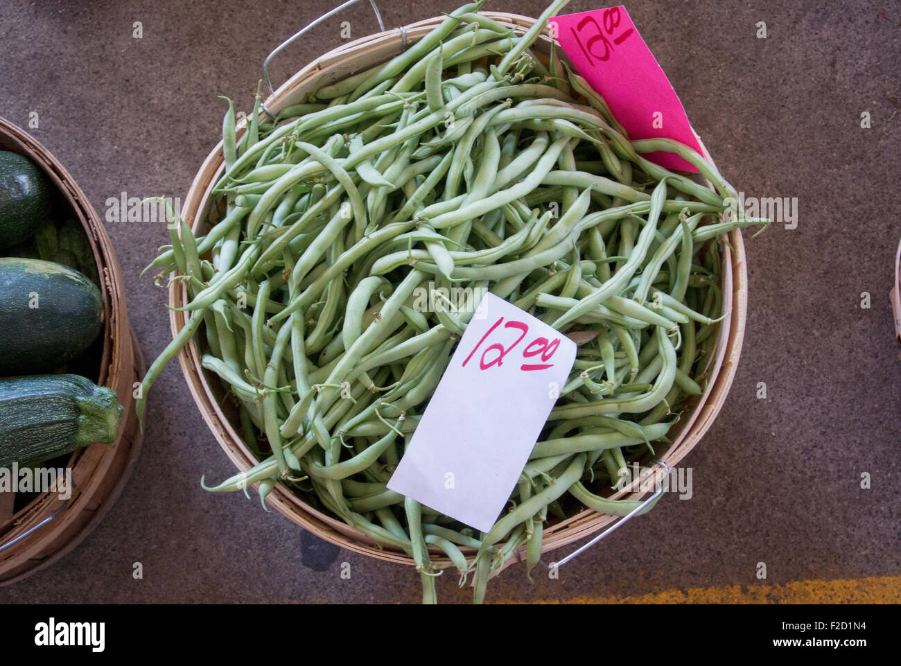 Local string beans for sale at a farmers market Stock Photo - Alamy
