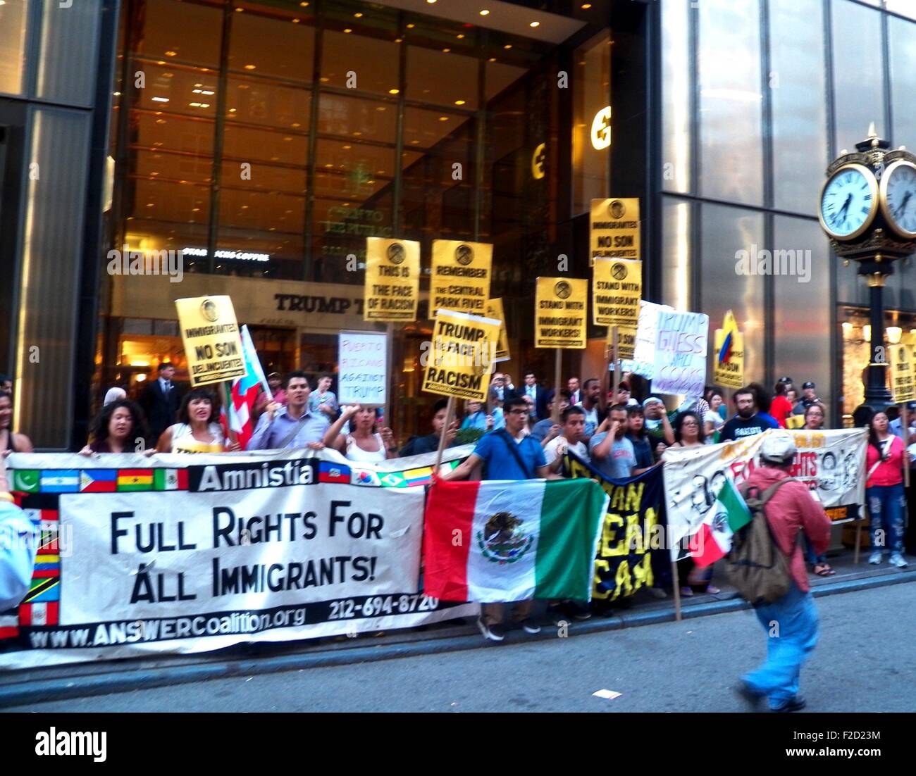 New York, United States. 16th Sep, 2015. Mexican protesters bring ...
