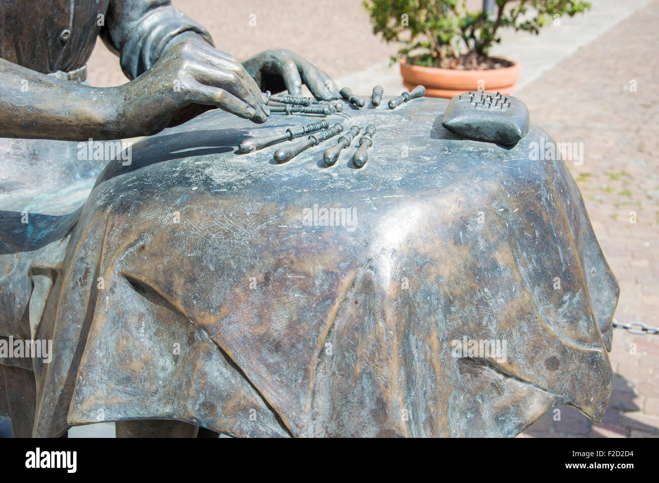 Seamstress tailor works fabric hi-res stock photography and images - Alamy