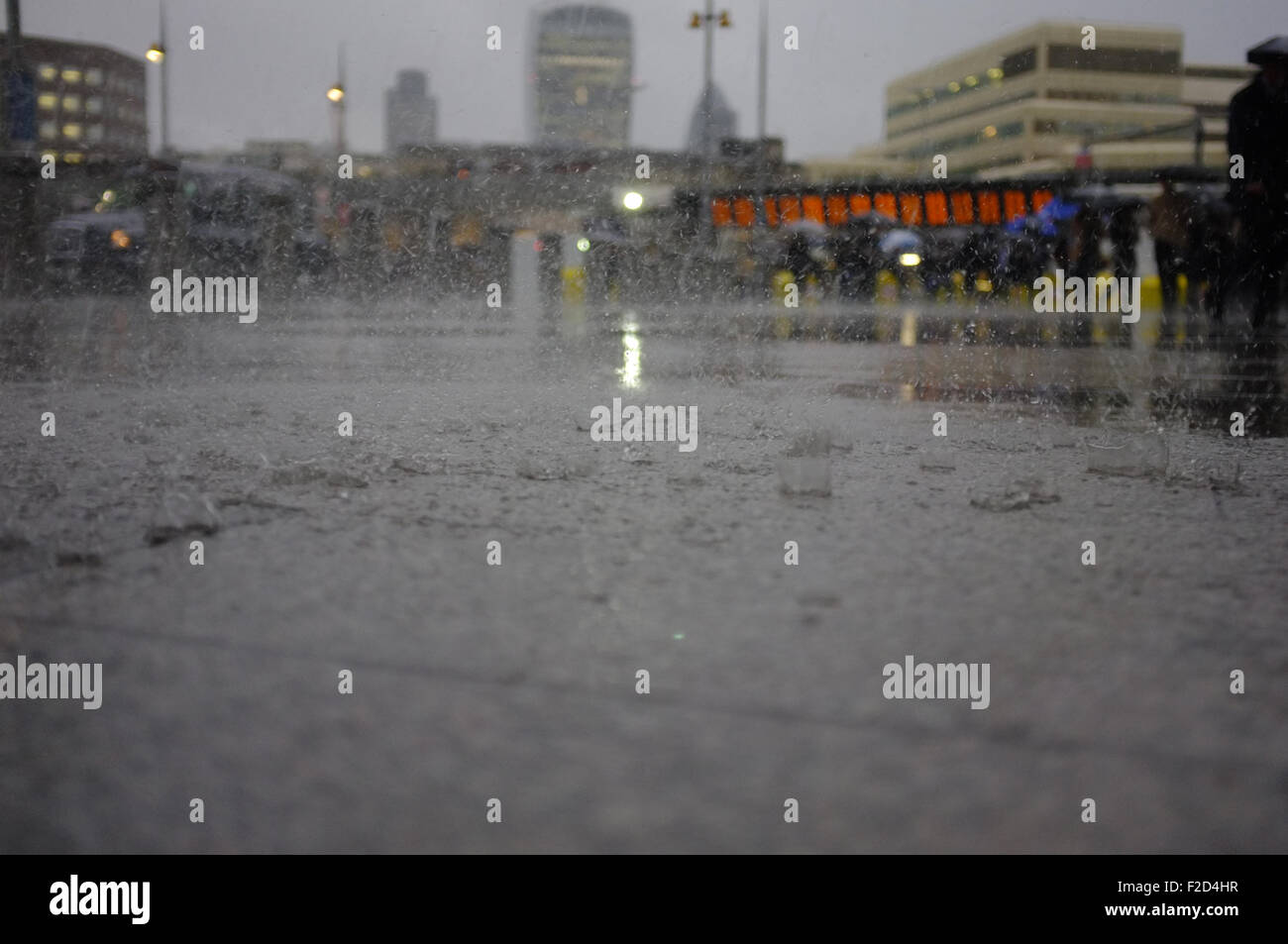London extreme weather hi-res stock photography and images - Alamy