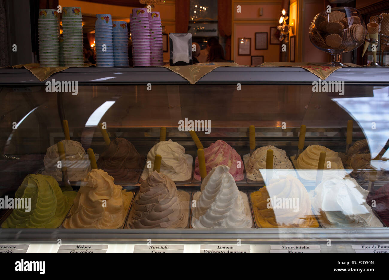 Icecream set hi-res stock photography and images - Alamy