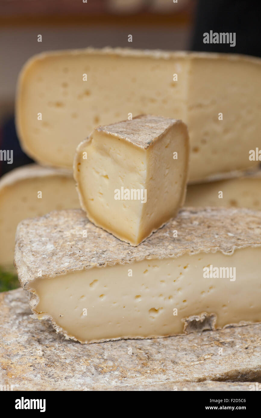 Close up of fresh Italian cheese, street market Stock Photo - Alamy