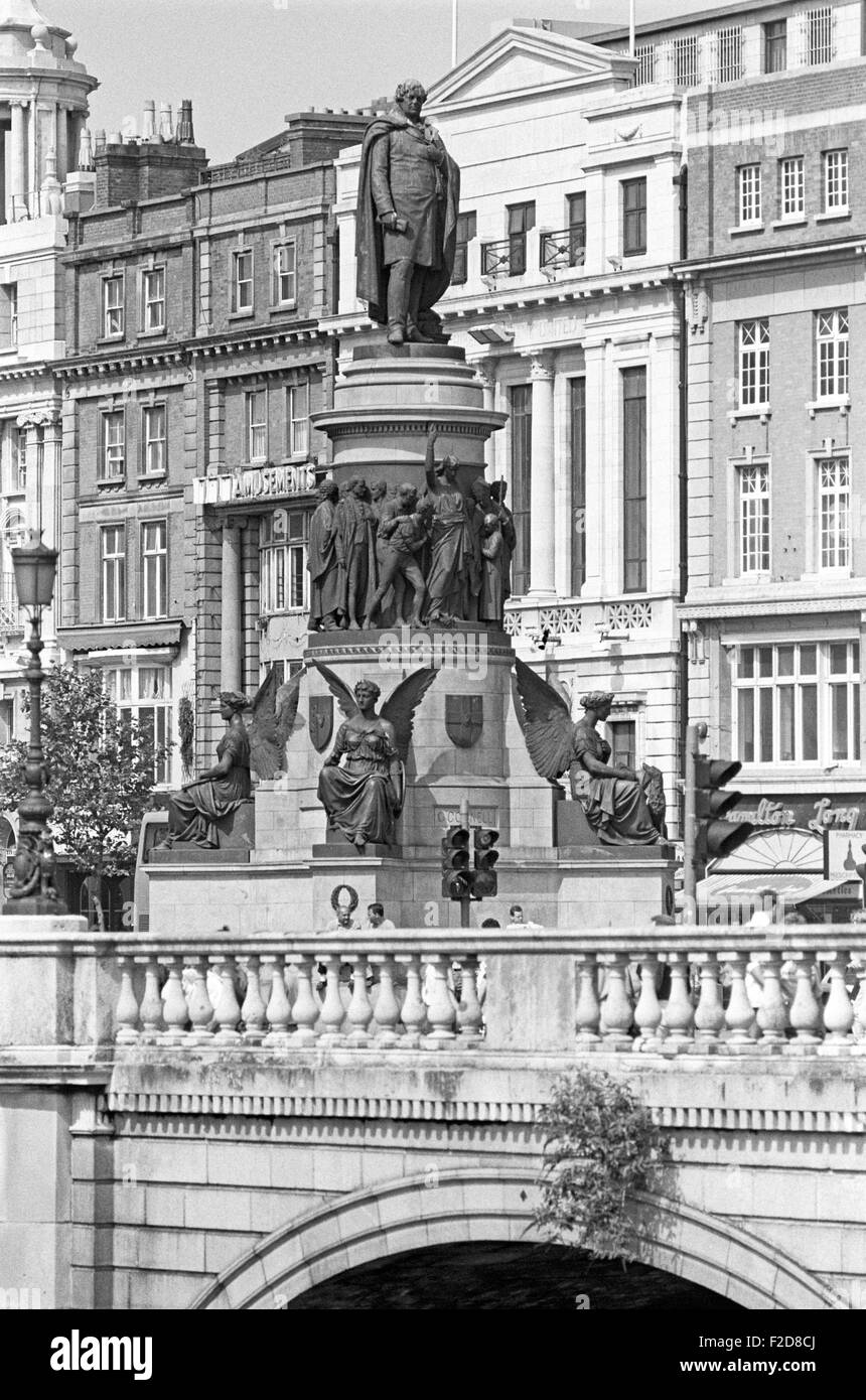 Daniel O'Connell statue, Irish political leader in the first half of ...