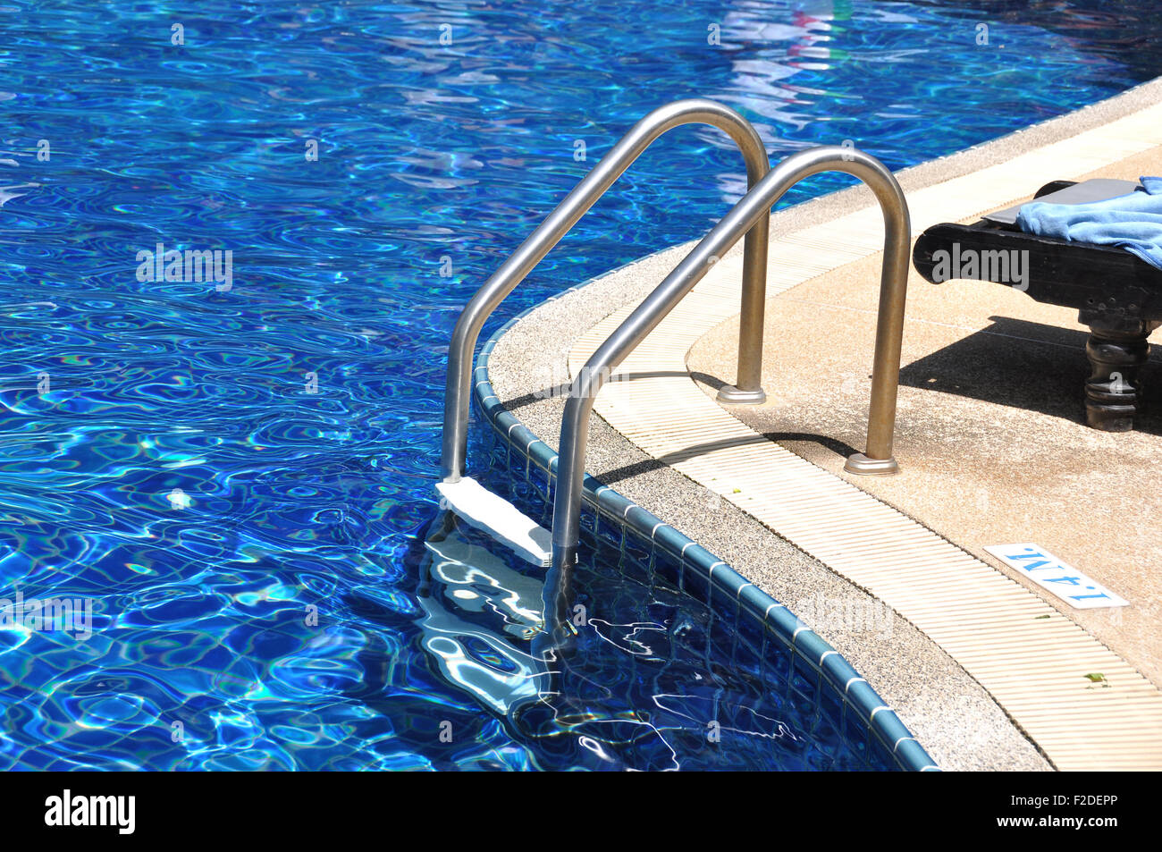Pool margin hi-res stock photography and images - Alamy
