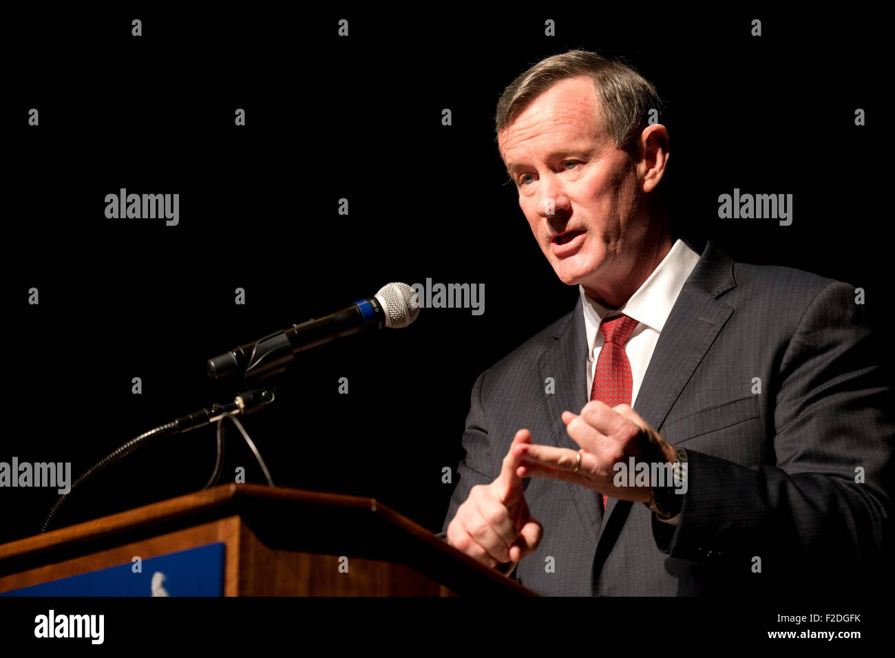 Admiral william mcraven hi-res stock photography and images - Alamy