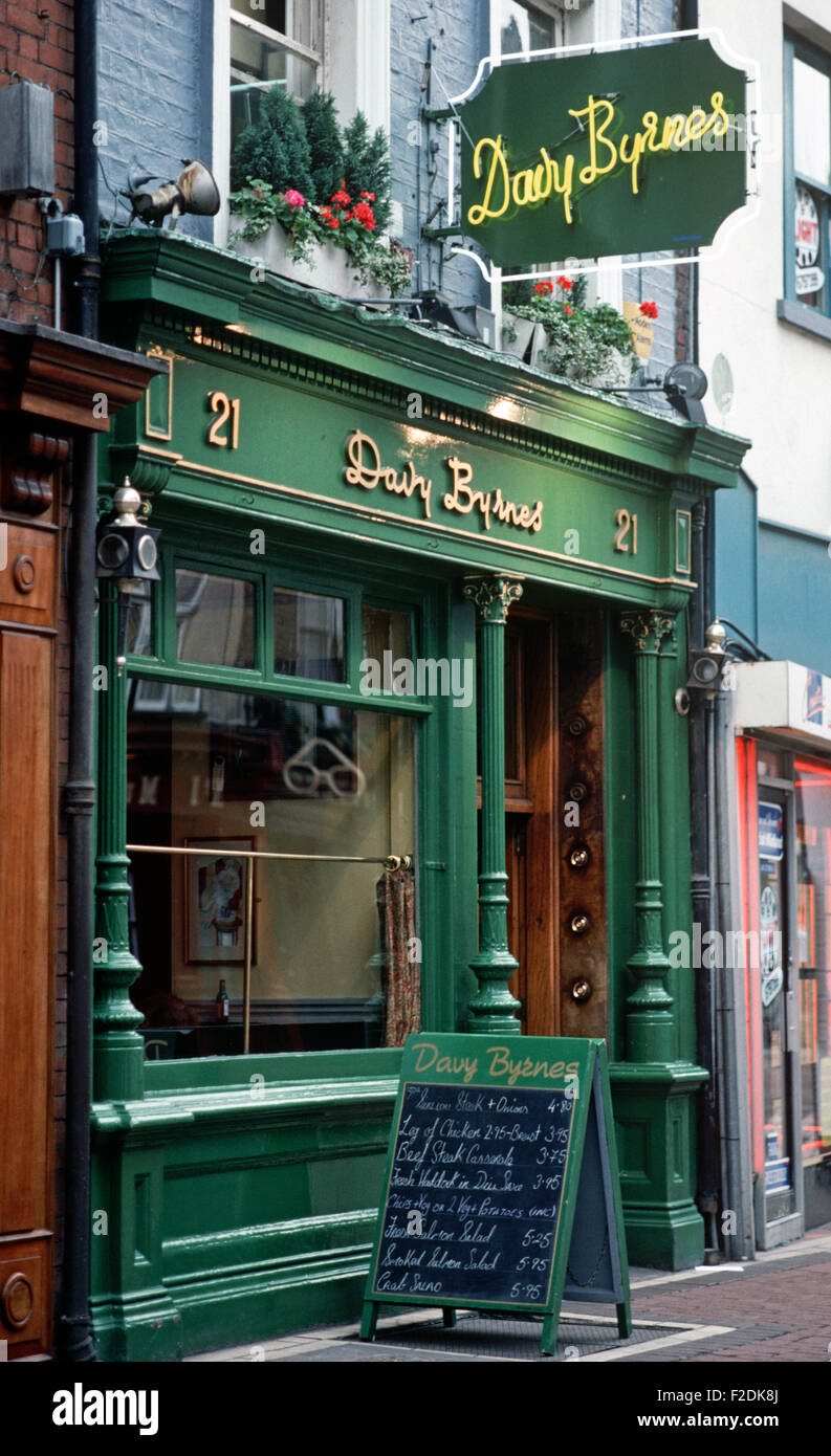 Dublin moral pub hi-res stock photography and images - Alamy