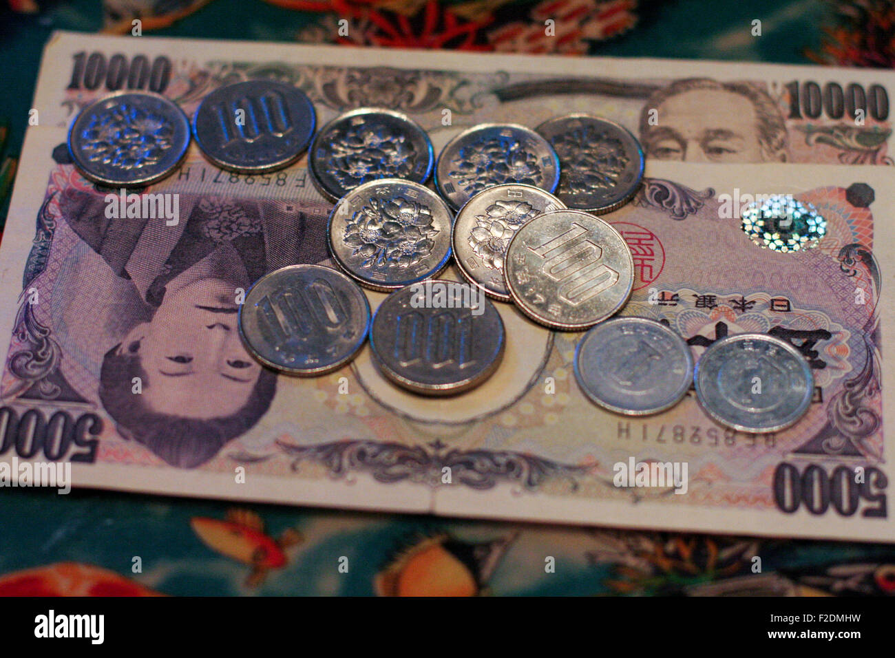 Japanese money paper and coins Stock Photo - Alamy